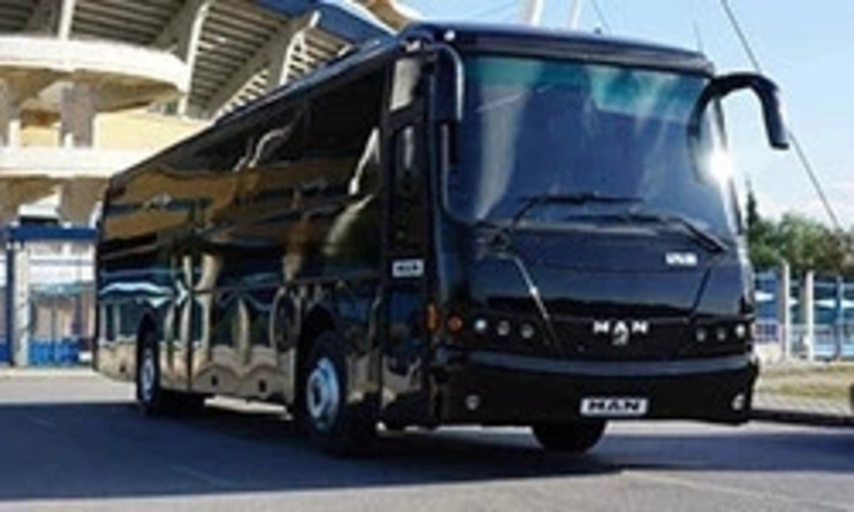 ALPHA BUS livre le Bus officiel du CSS