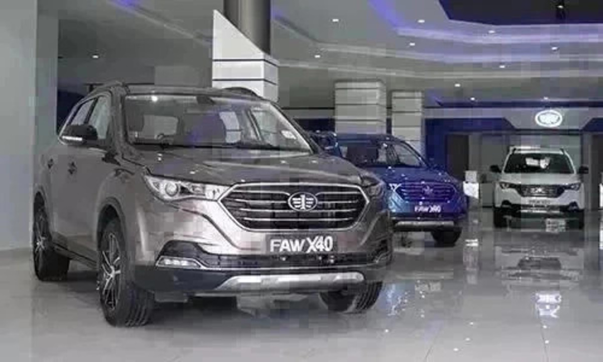 FAW Besturn X40 - Nouvelles couleurs et nouvel intérieur sur le SUV