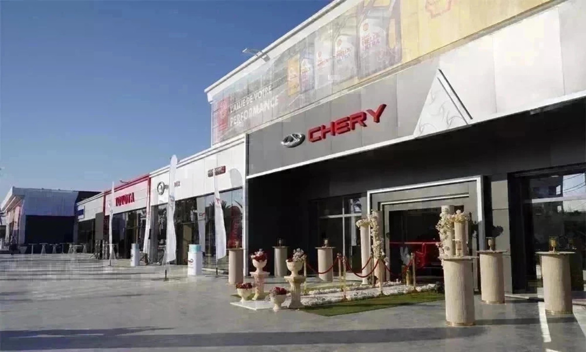 Le Forum Auto à Gabès - 12 concessionnaires dans un espace de 10.000 m²