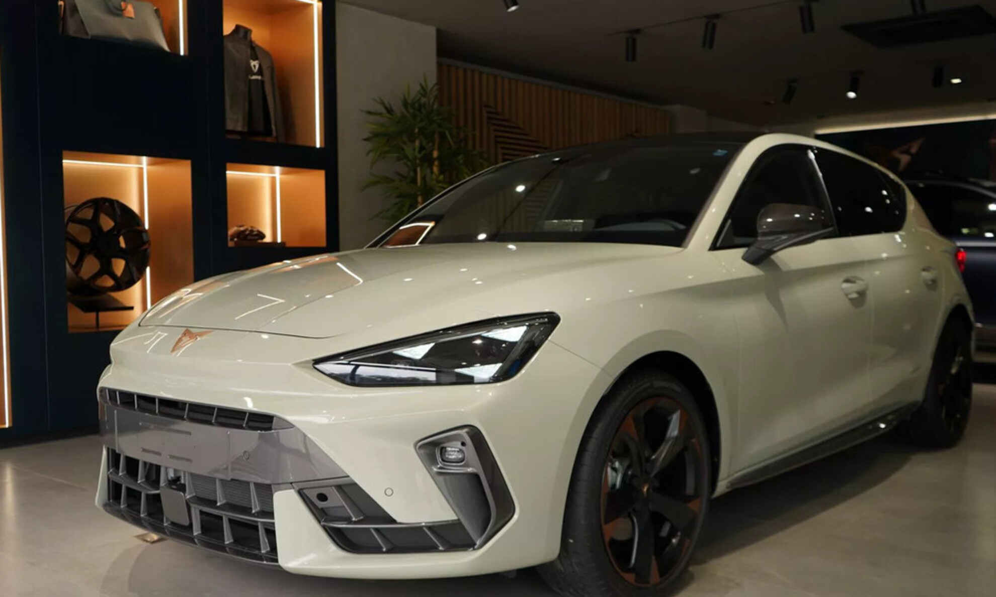 Nouvelle Cupra Leon - La compacte disponible en Tunisie chez Ennakl ...